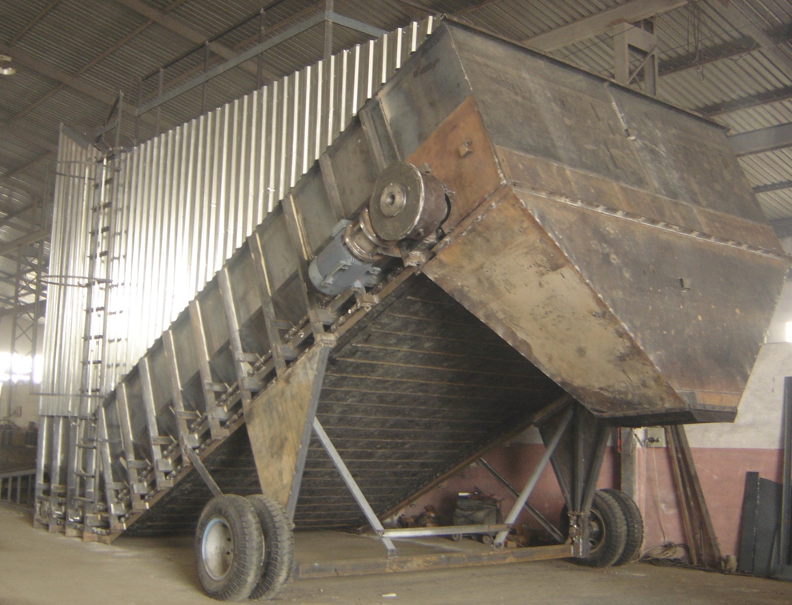 APPRON FEEDER - SAMSON FEEDER ÇELİK PALETLİ BESLEYİCİLER